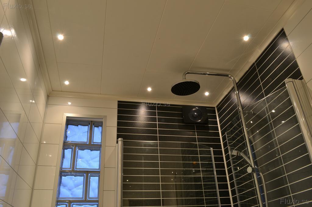 Liten toa med LED släpljus (vertikalbelysning) - Fluxio.se